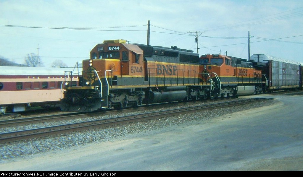 BNSF 6744